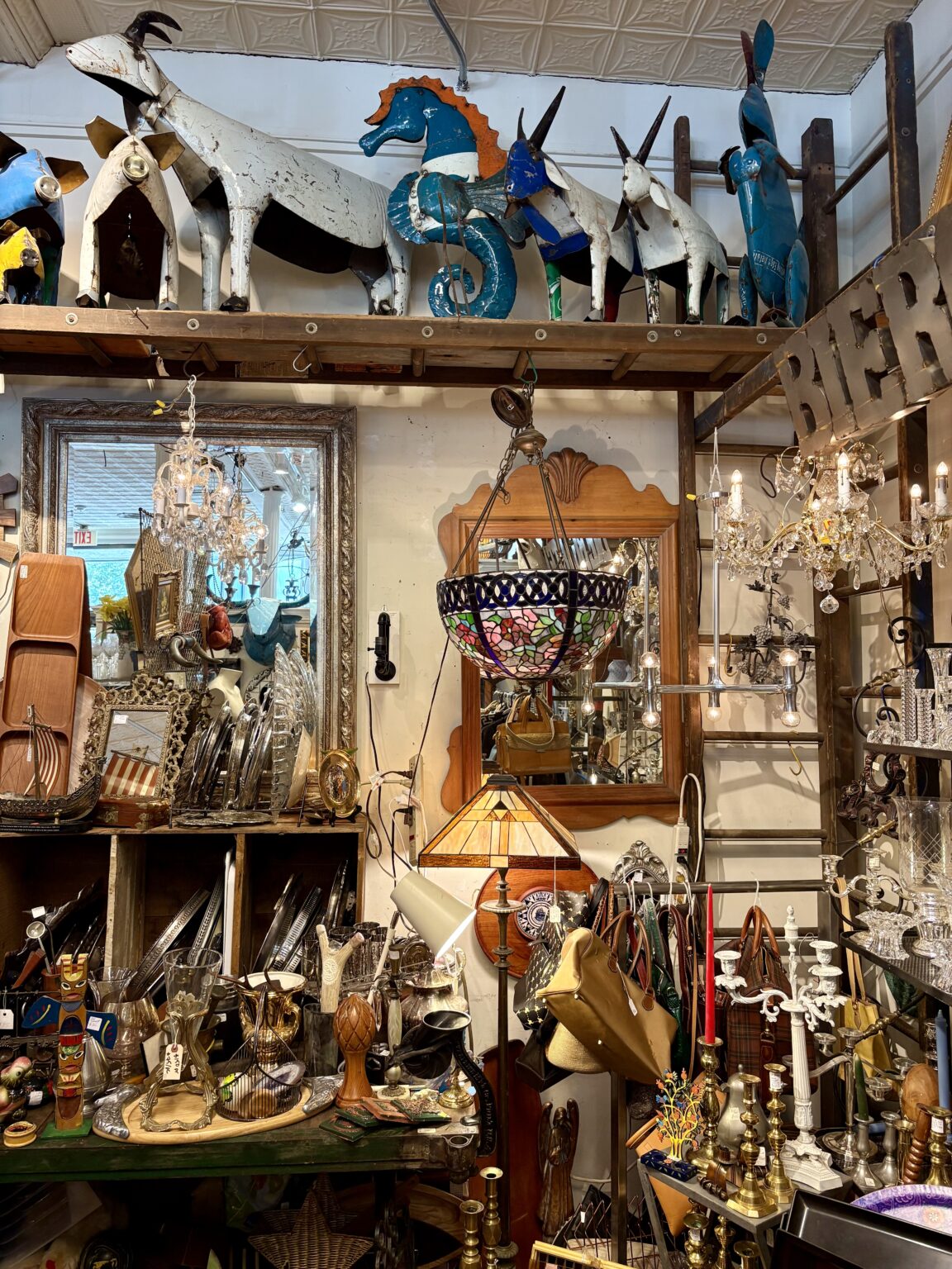 Doris Dixon Antiques – Peoples Antique