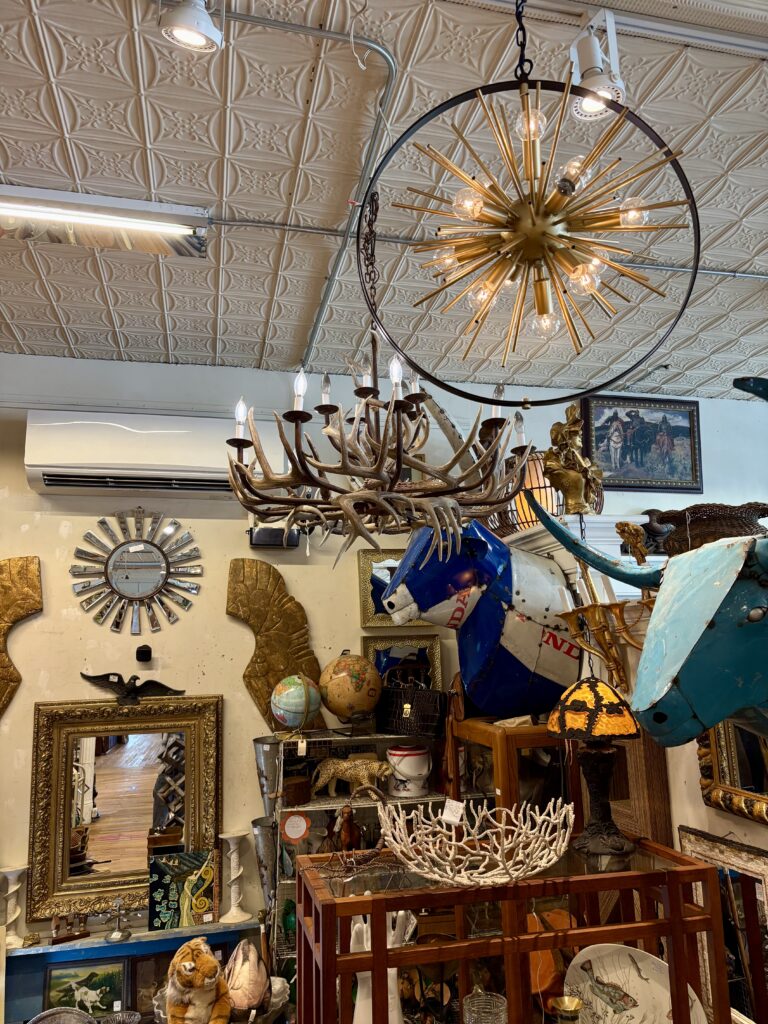 Doris Dixon Antiques – Peoples Antique